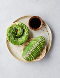 Super Easy Avocado Rice Cake Snack Recipe - AdventureBlooms